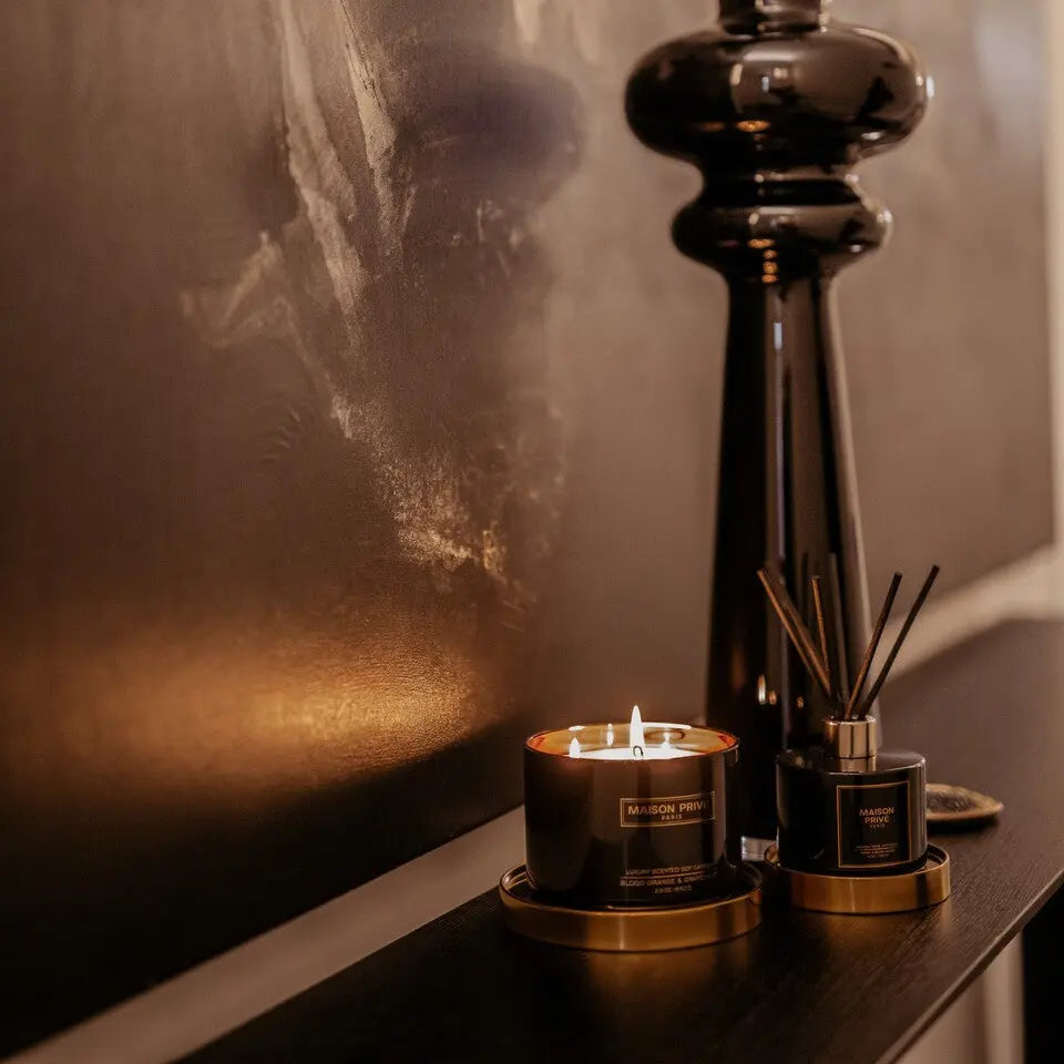 Black Amber & Ginger Lily | Candle | 650g – MAISON PRIVÉ